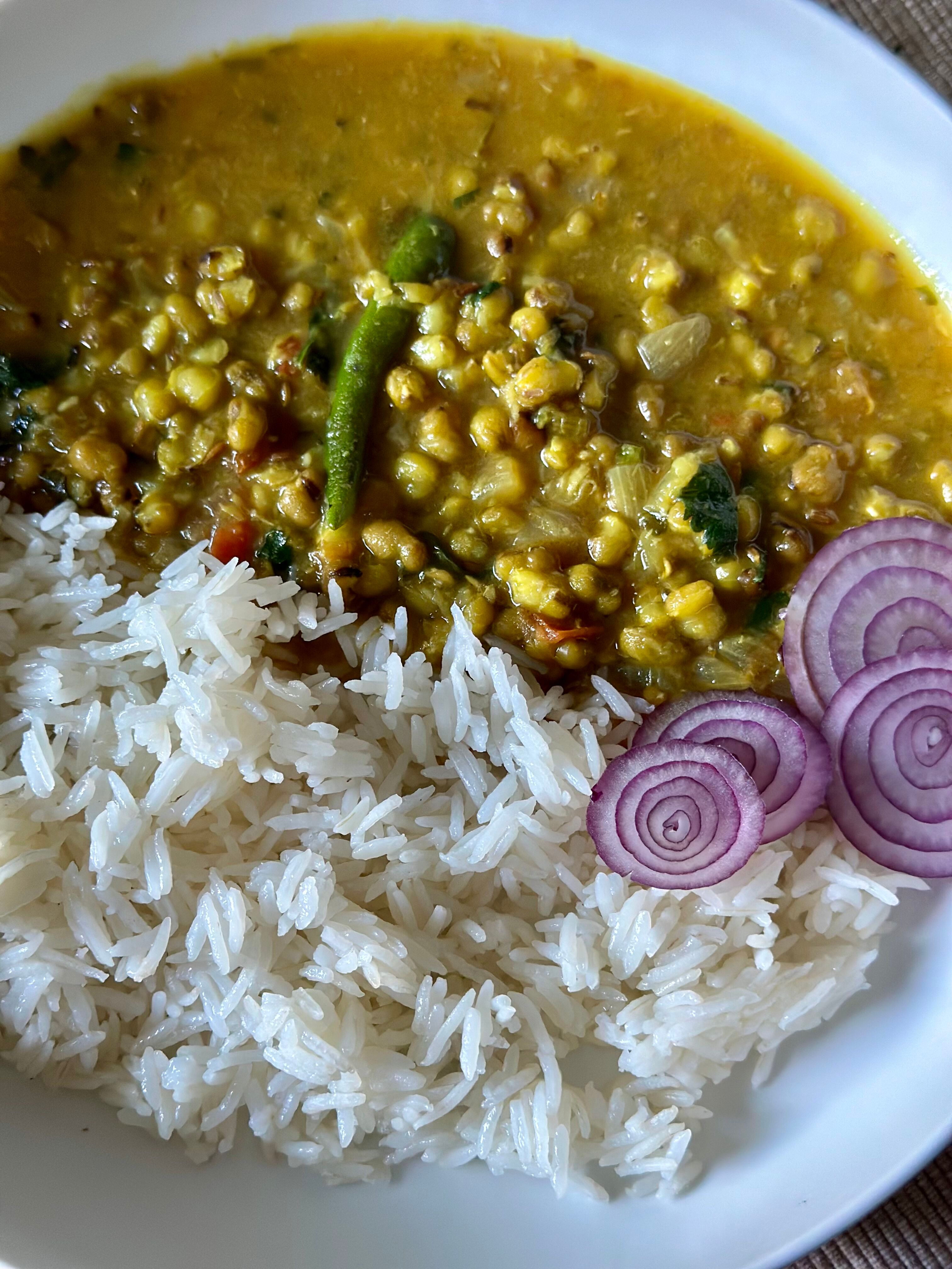 Gujarati Mag nu Shaak (Mung Bean Curry) – Nadia's Meza recipes