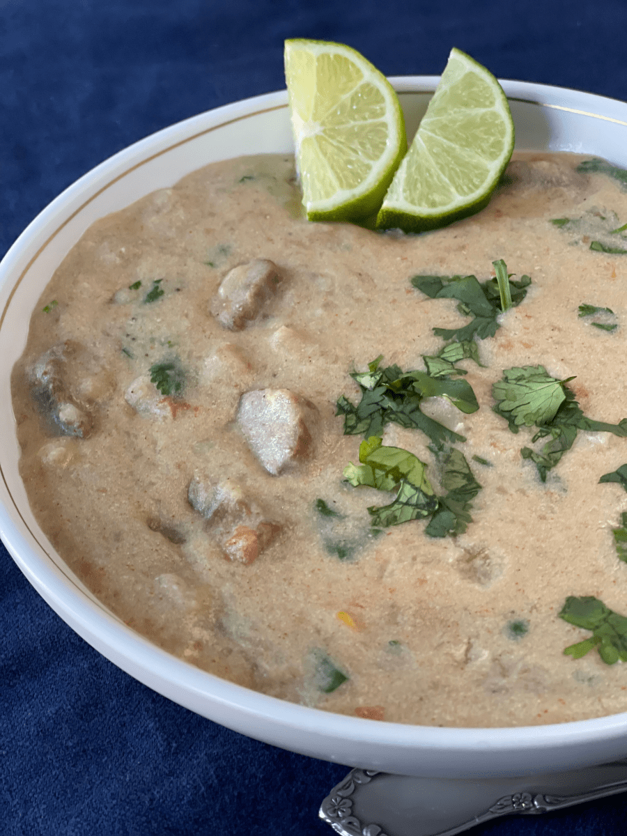 Ndizi Mbichi (Matoke) na Nyama (Green Plantain With Meat) – Nadia's ...